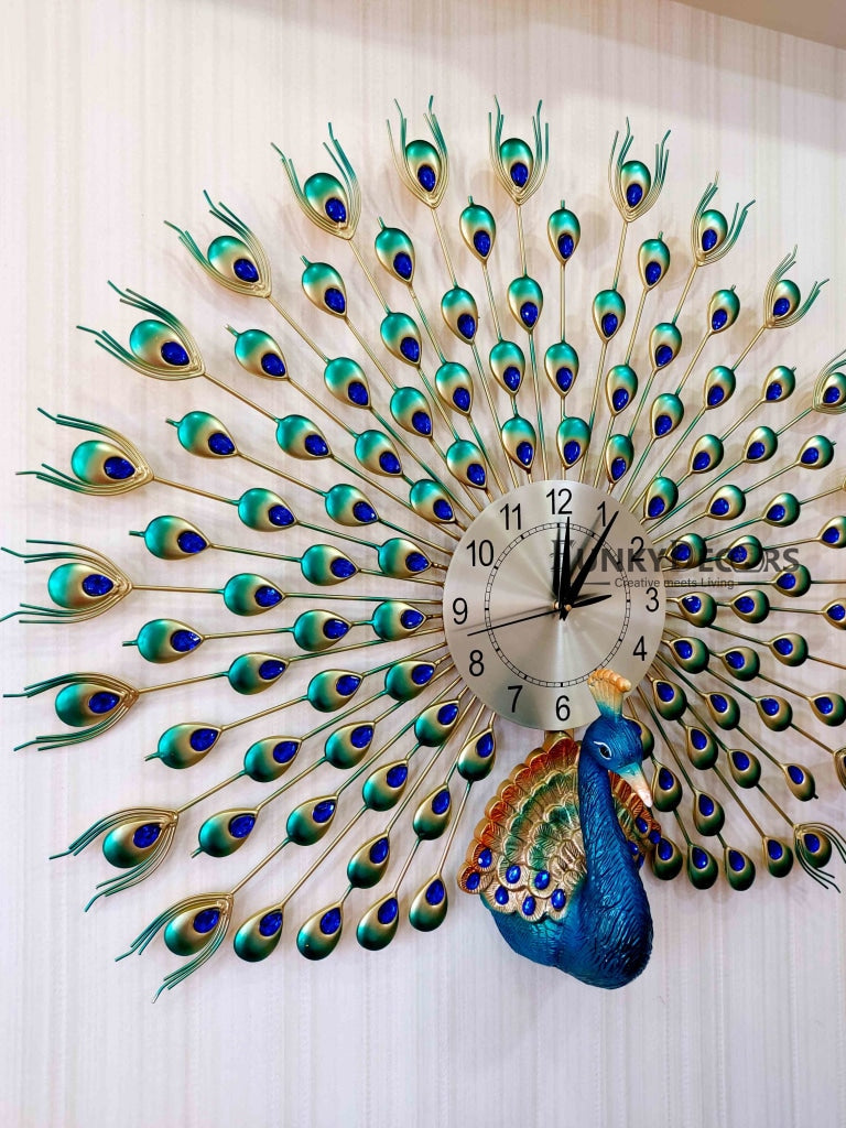 FunkyTradition 3D Multicolor Peacock Feather Open Wall Clock, Wall Wat ...